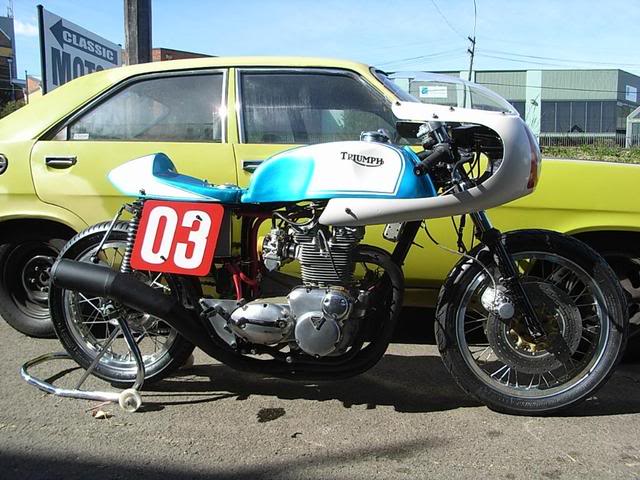 Trojan Classic Motorcycles: Race prep Triumph Trident